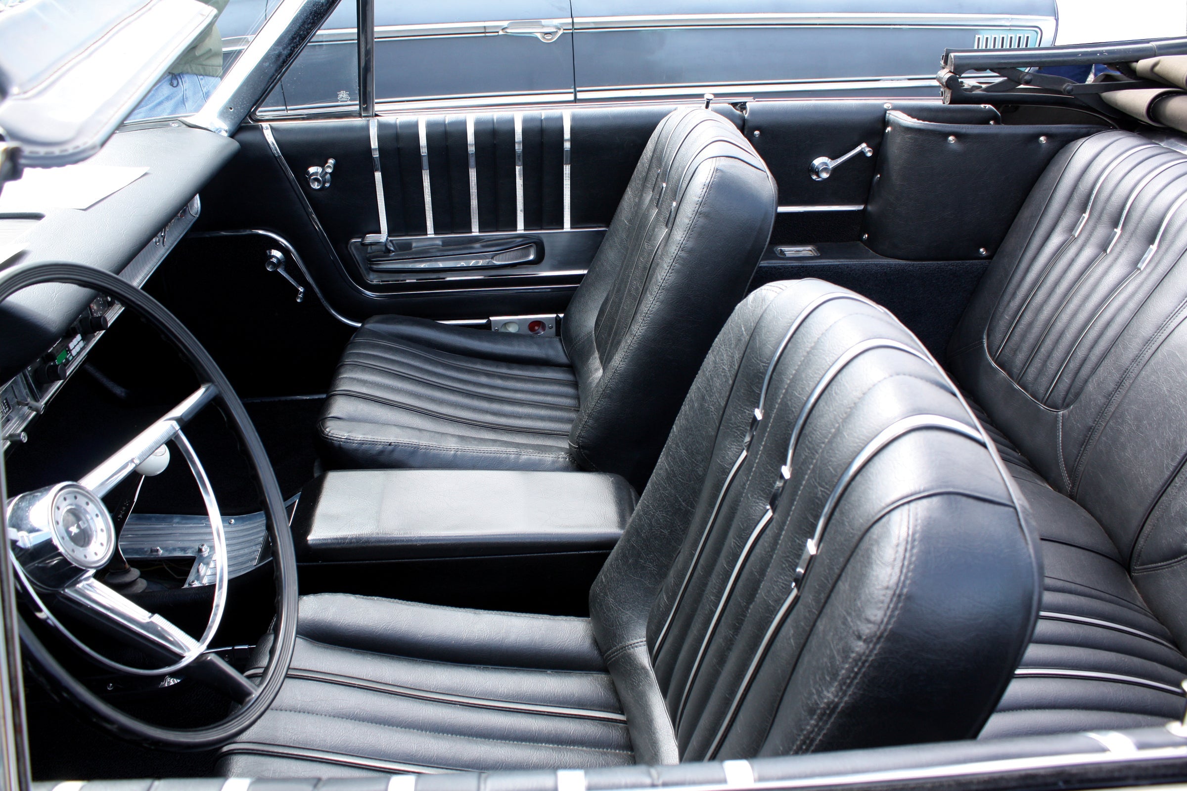 Ford Galaxie – Distinctive Industries